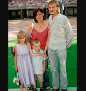 Mackenzie Crook: Bio, family, net worth | Celebrities InfoSeeMedia