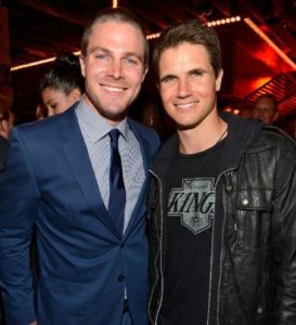 Robbie Amell: Bio, family, net worth | Celebrities InfoSeeMedia