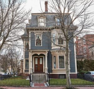 Elizabeth Warren: Bio, family, net worth | Celebrities InfoSeeMedia