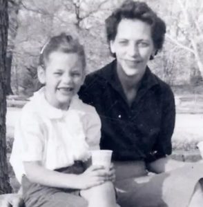 Elizabeth Warren: Bio, family, net worth | Celebrities InfoSeeMedia