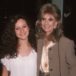 Sara Gilbert: Bio, family, net worth | Celebrities InfoSeeMedia