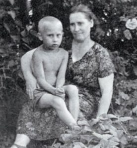 Maria Ivanovna Putina : The Untold Story of Vladimir Putin's Mother ...