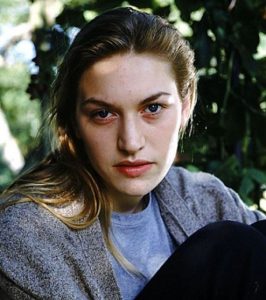 Beth Winslet : Everything You Need to Know About Kate Winslet's Sister ...