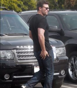 Tom Welling: Bio, family, net worth | Celebrities InfoSeeMedia