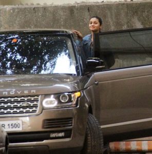 Alia Bhatt : Bio, family, net worth | Celebrities InfoSeeMedia