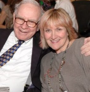 Warren Buffett : Bio, family, net worth | Celebrities InfoSeeMedia