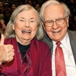 Warren Buffett: Bio, family, net worth | Celebrities InfoSeeMedia