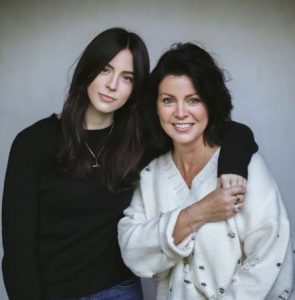 Who is Anne Twist? Mom of Harry and Gemma Styles | Celebrities InfoSeeMedia