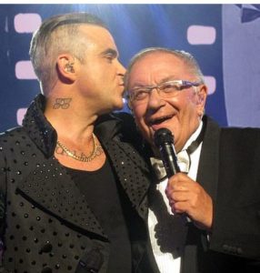 Robbie Williams : Bio, family, net worth | Celebrities InfoSeeMedia