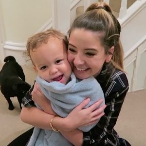 Zoe Sugg: Bio, family, net worth | Celebrities InfoSeeMedia