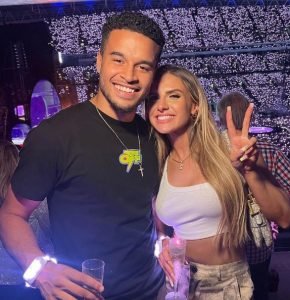 Chloe Burrows Net worth, Age, Boyfriend, Family, Facts & More [2023]