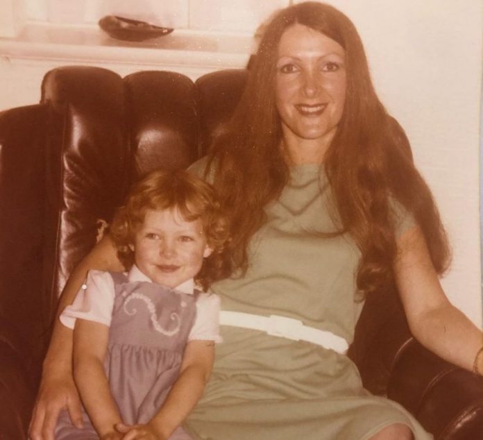 Cathy Griffiths: Emma Willis's mother | Know About Her | Celebrities ...