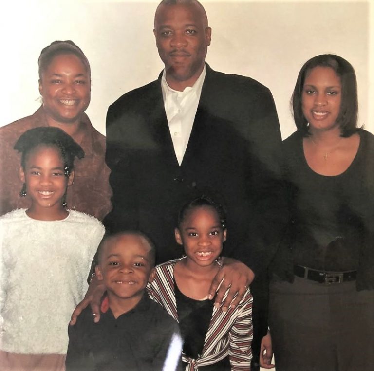 Isaiah Foskey Net worth, Girlfriend, Family, Facts & More [2023 ...