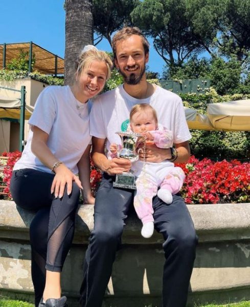 Daniil Medvedev Net worth, Wife, Age, Family. Facts & More [2024 ...