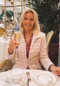 Meet Karen Thompson: Louise Thompson's Mother - A Life in the Spotlight ...