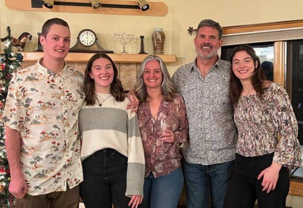 Meet Danielle Crawford: Cindy Crawford's Sister - What's Her Life Like ...