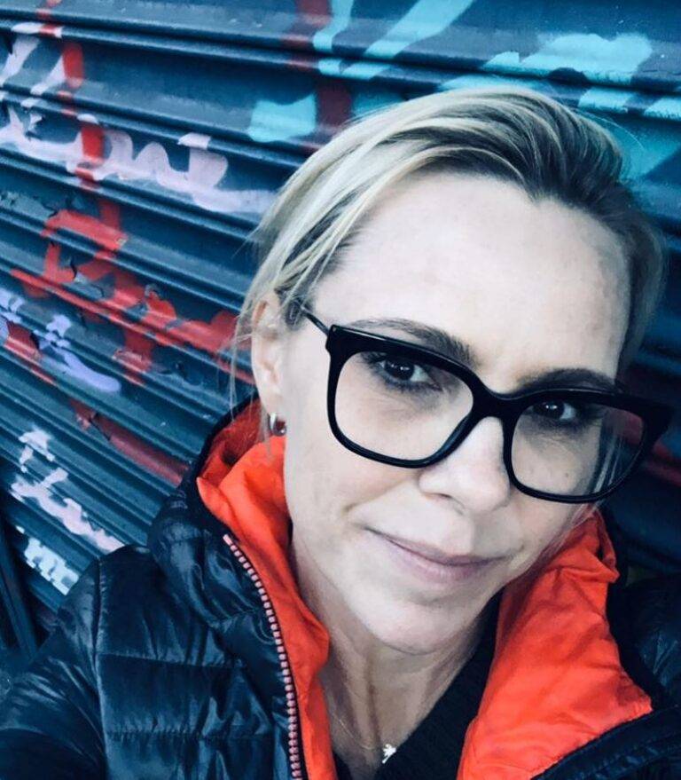 Meet Kim Bibb: The Sister of Actress Leslie Bibb | Celebrities InfoSeeMedia