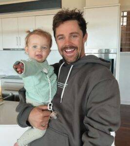 Travis Head Age, Wife, Net worth, Height, Family & More [2024 ...