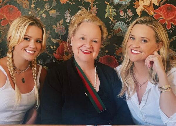 Ava Elizabeth Phillippe : Discover Reese Witherspoon's Daughter and Her ...