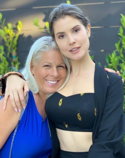 Who Is Amanda Cerny? Meet Nick Bateman's Famous Half-Sister ...