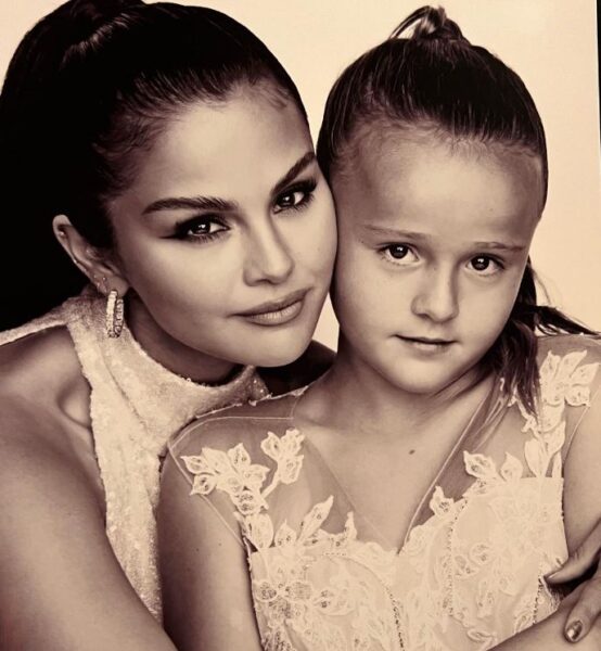 Gracie Elliot Teefey : Everything You Need to Know About Selena Gomez's ...