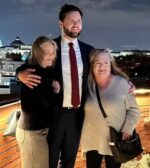 Discover Lindsay Ratliff : JD Vance's Half-Sister and Her Impact on His ...