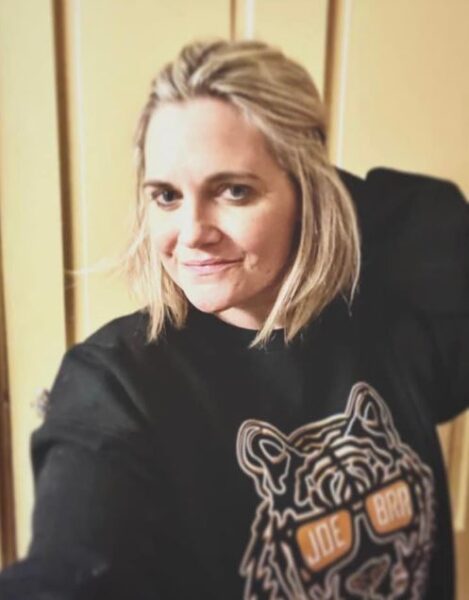 Discover Lindsay Ratliff : JD Vance's Half-Sister and Her Impact on His ...